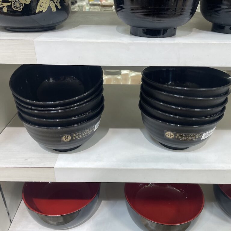 どんぶりはセリアやダイソーなどの100均で買える？どこに売ってるか調査 | kausearch - カウサーチ